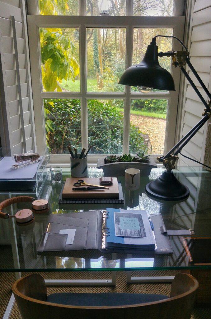 9 Ways To Style Your Desk | The London Mummy